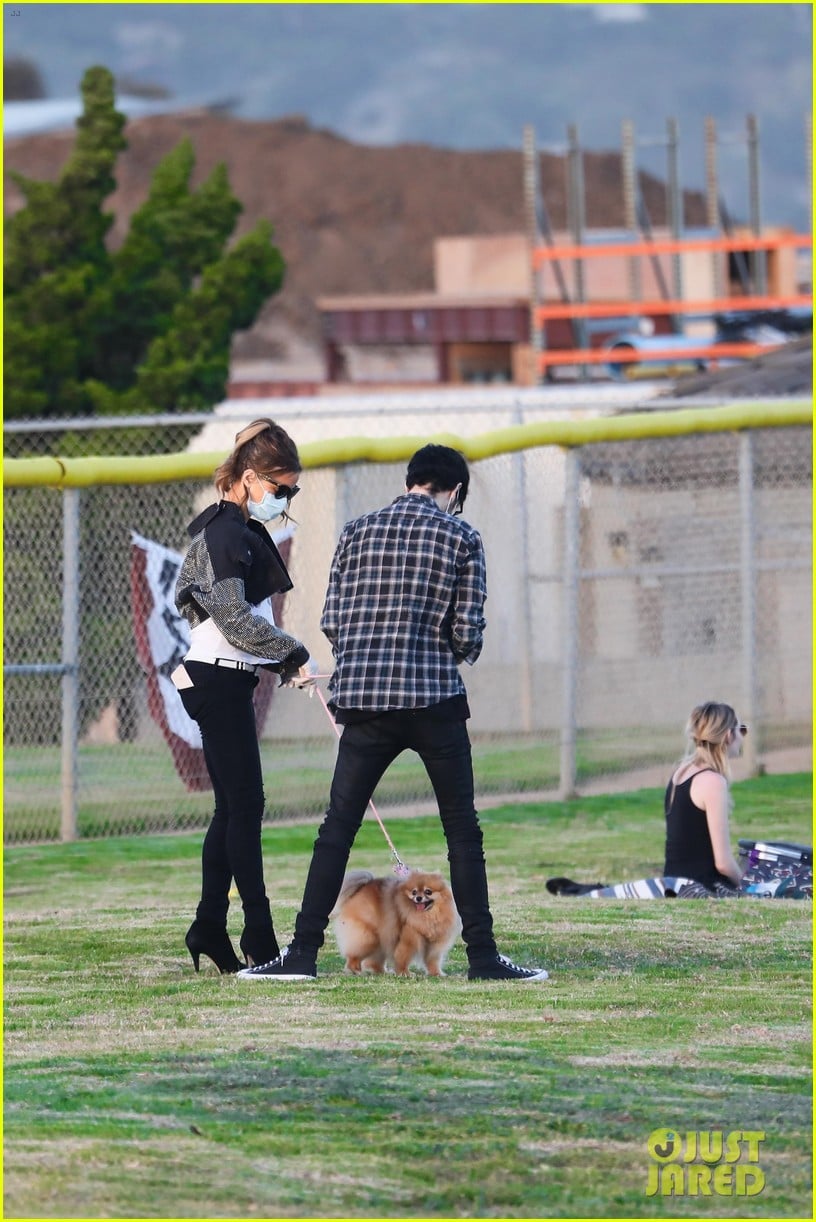 Kate Beckinsale Goes For a Sunset Walk with Boyfriend Goody Grace ...