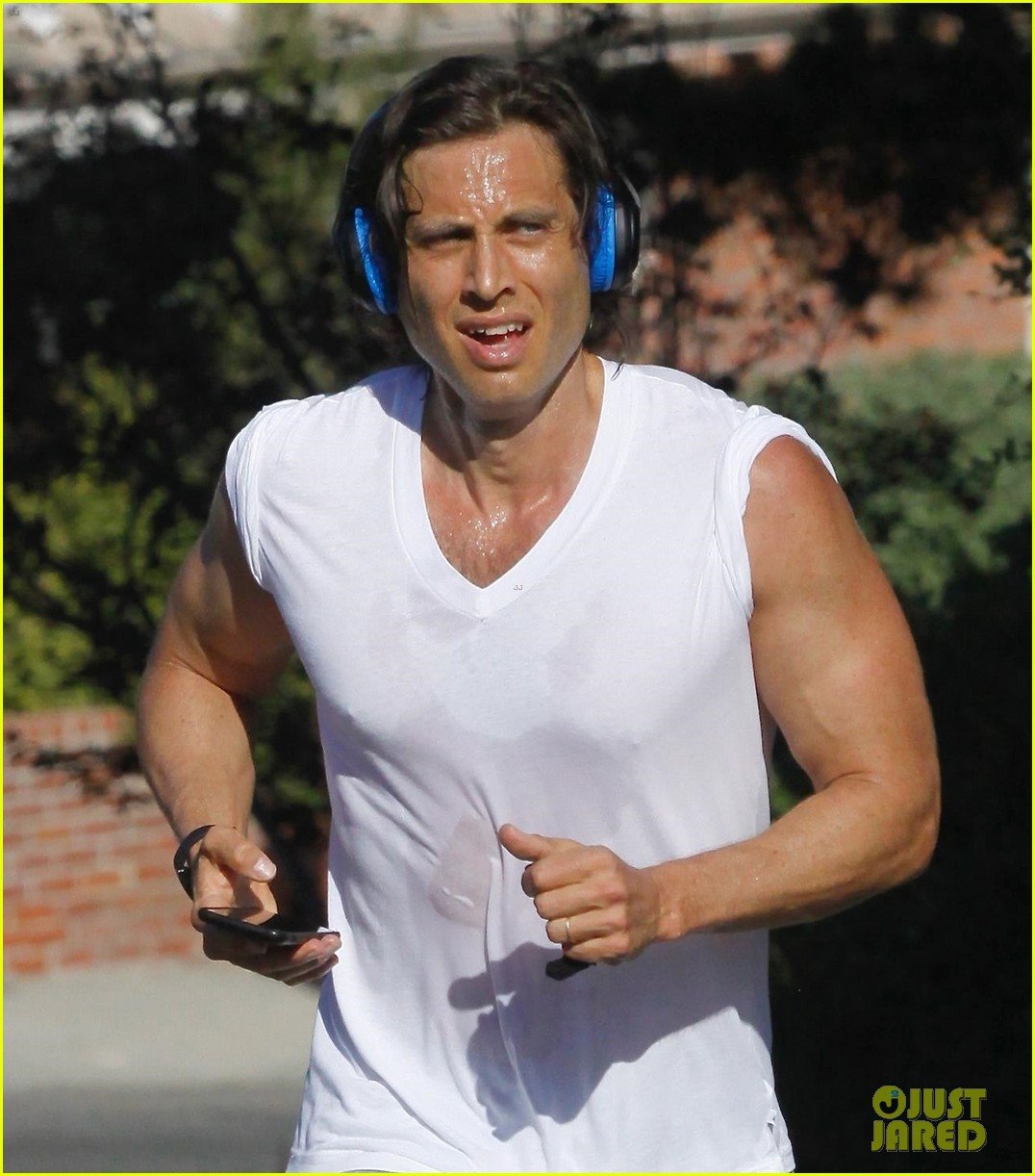 Gwyneth Paltrow's Husband Brad Falchuk Bares Hot Body During a ...