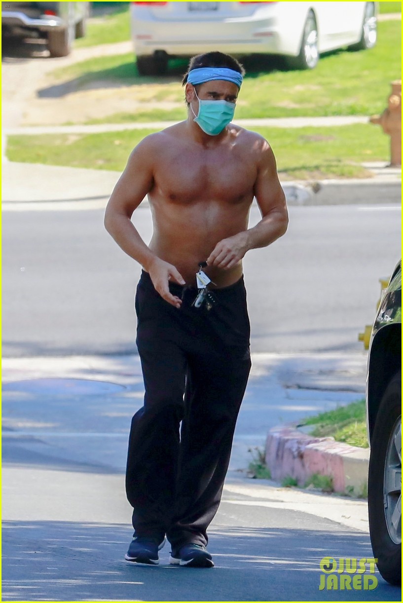Colin Farrell Goes Shirtless for a Masked Run, Puts Hot Body on Display ...