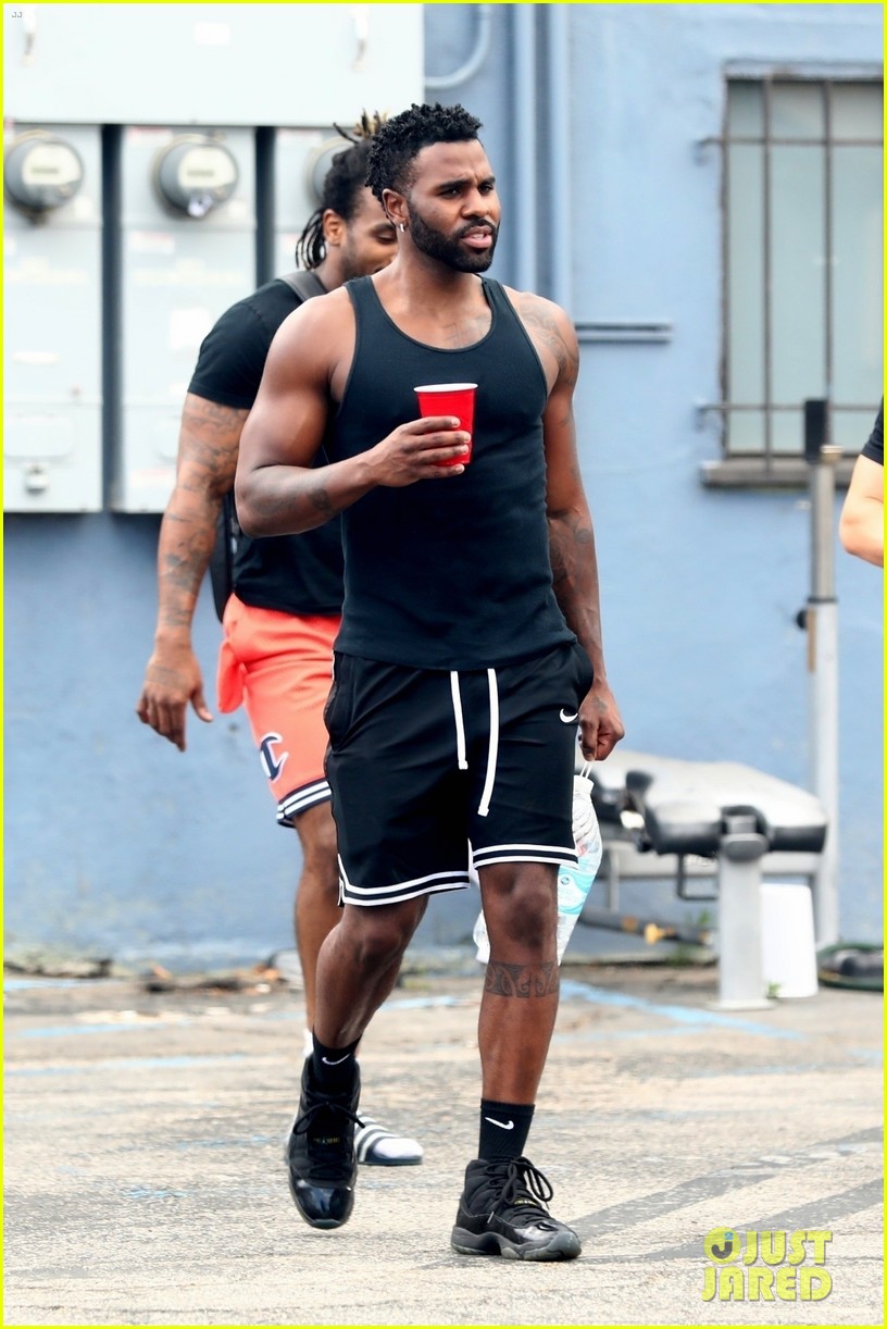 Jason Derulo Hits the Gym After Teeth Chipping TikTok Prank Goes Viral ...