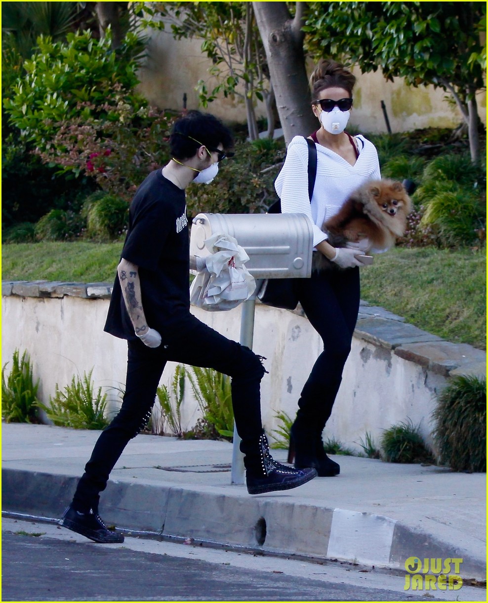 Kate Beckinsale & Boyfriend Goody Grace Step Out Together Amid ...