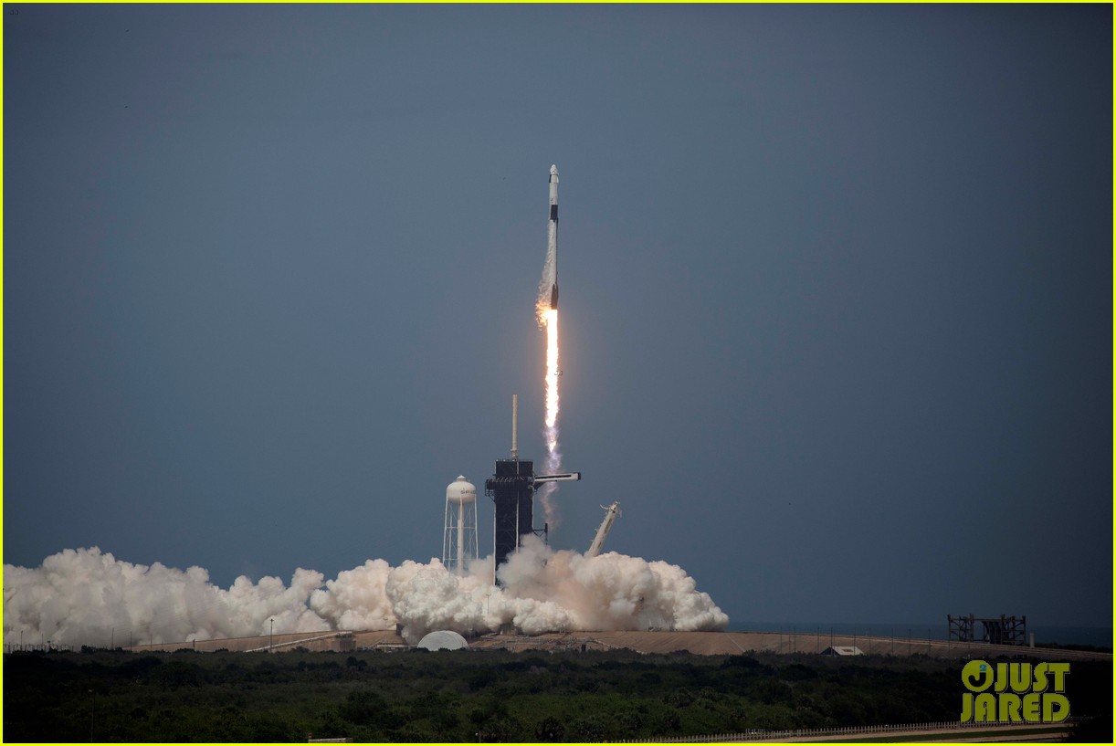 Photo: nasa spacex launch 01 | Photo 4461347 | Just Jared ...