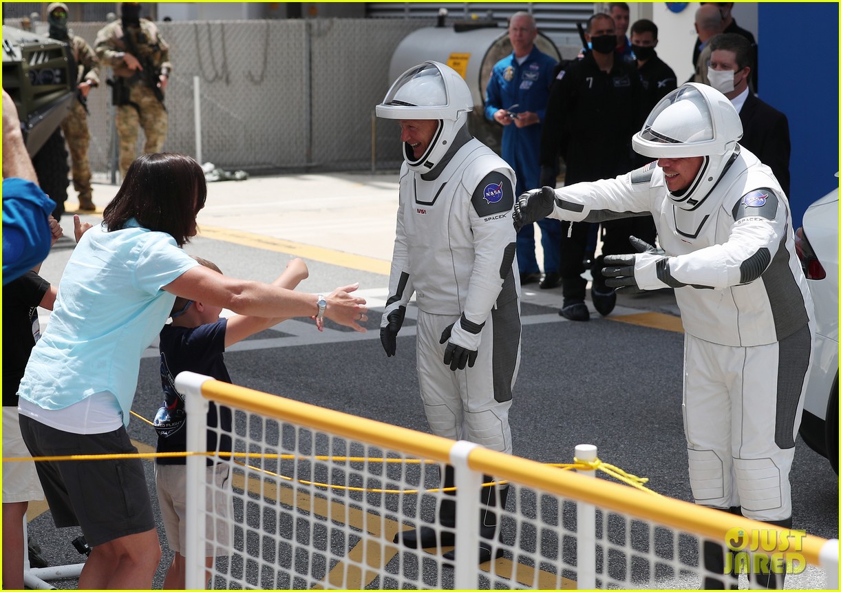 Celebs React to NASA & SpaceX's Successful Rocket Launch: Photo 4461368 ...