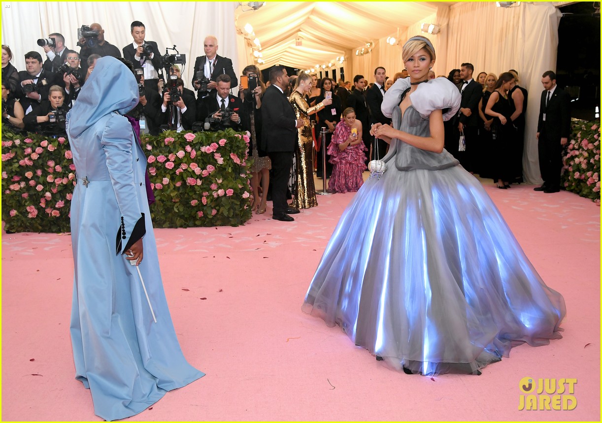 YouTuber Eugene Lee Yang Recreates Zendaya's Cinderella Met Gala Look ...