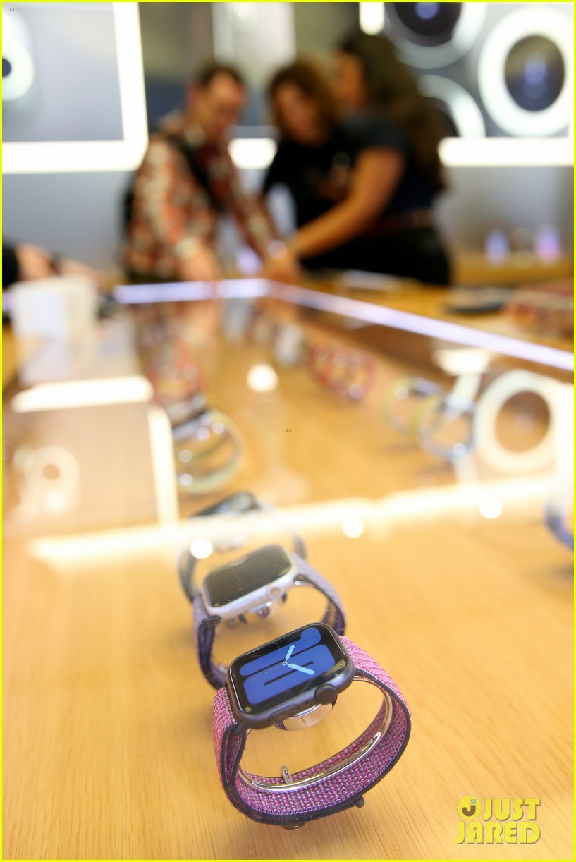 Apple Watch Has Cool New Features, Plus There's a Huge Sale Happening ...