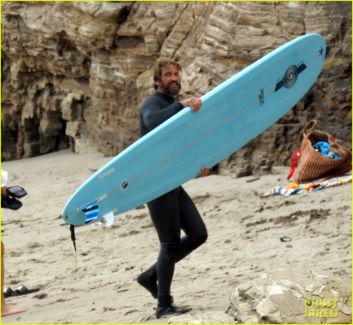 Gerard Butler Puts On His Skintight Wetsuit for a Day of Surfing: Photo ...