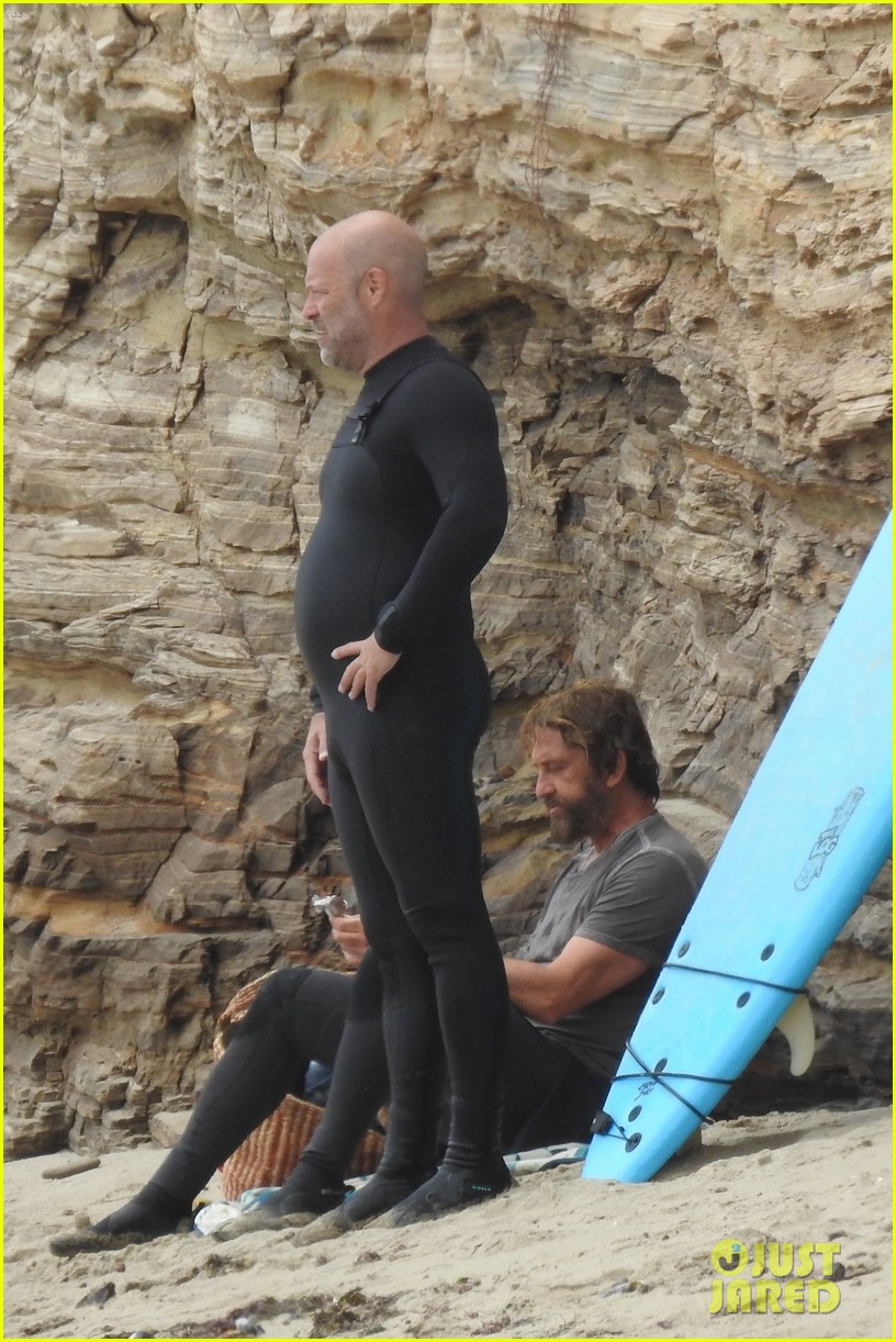 Gerard Butler Puts On His Skintight Wetsuit for a Day of Surfing: Photo ...