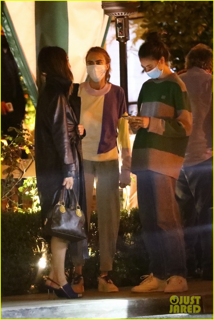 Cara Delevingne Dines at the Chateau Marmont with the Qualley Sisters ...