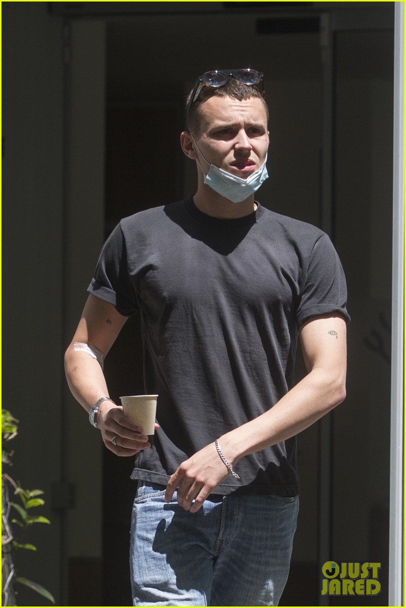 Elite's Omar Ayuso & Arón Piper Step Out in Madrid: Photo 4461806 ...