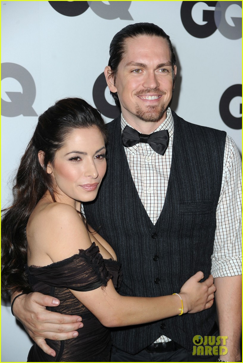 Steve Howey Sarah Shahi Split After 11 Years Of Marriage Photo 