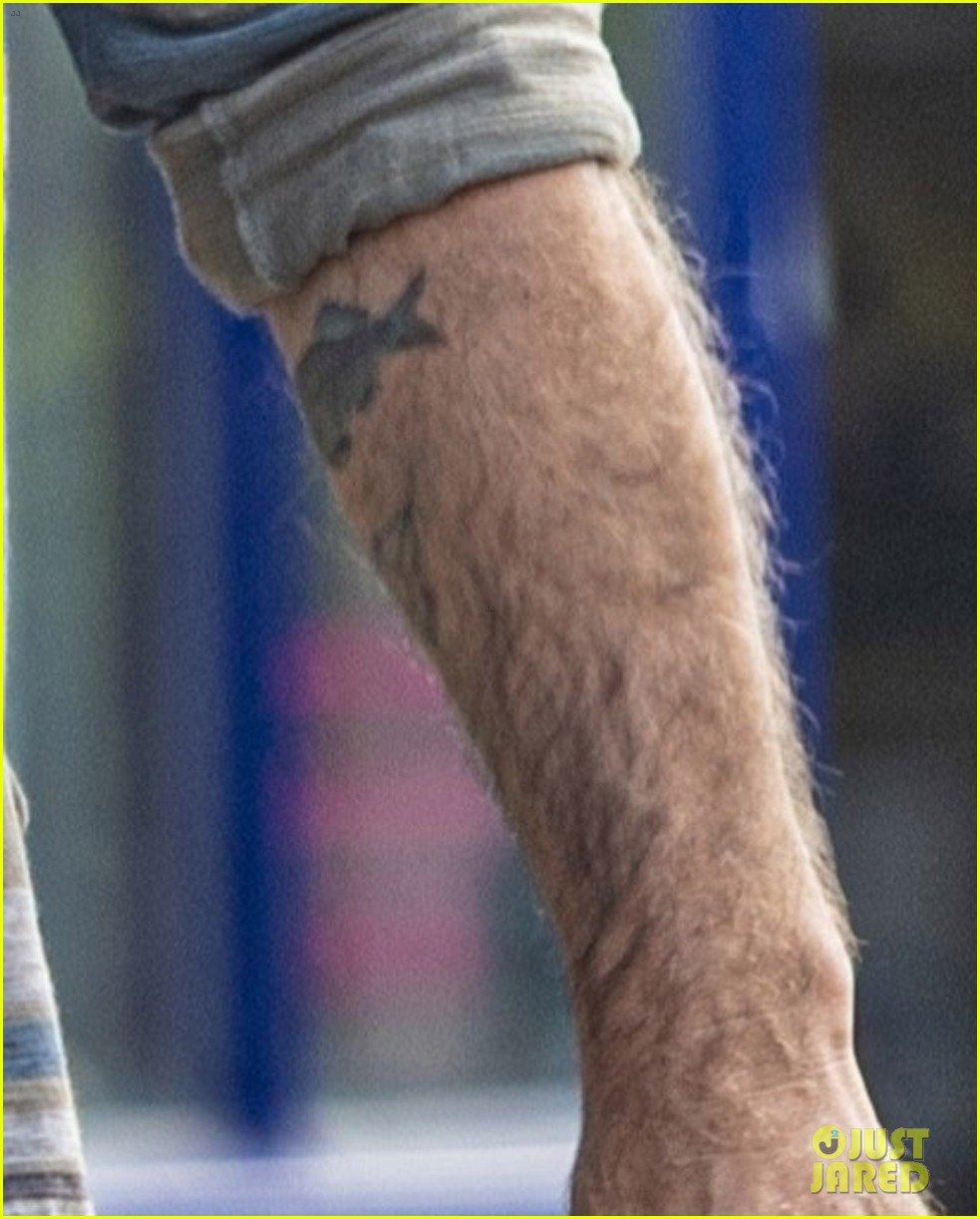 Jude Law Covers Up His 'Sexy Sadie' Tattoo with a Fish: Photo 4464253 ...