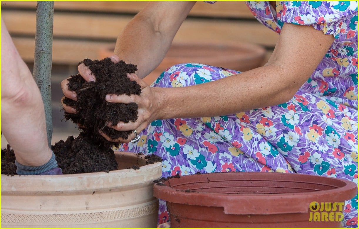 Kate Middleton Plants Trees During Special Visit To The Nook Garden ...