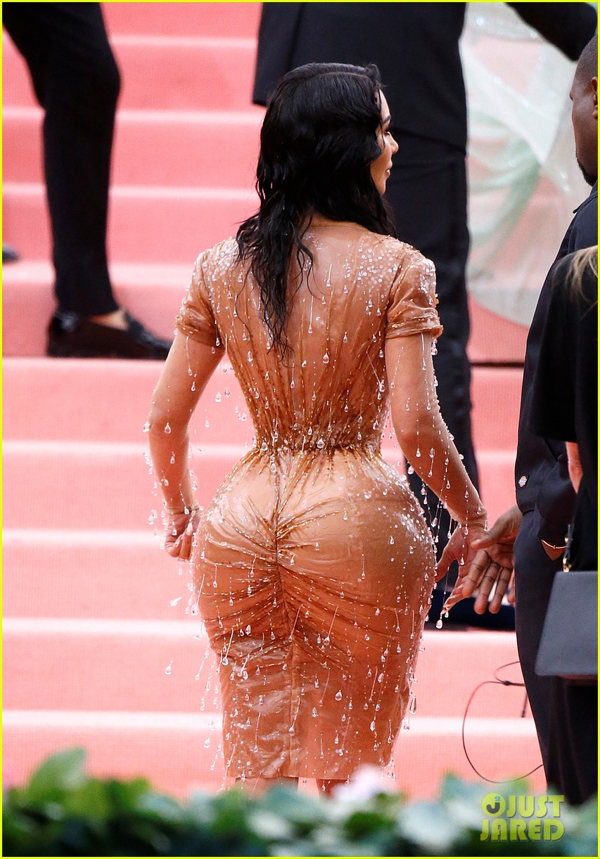 Kim Kardashian s Waist Looks Smaller Than Ever In This Corset Photo kim-kardashian-s-waist-looks-smaller-than-ever-in-this-corset-photo