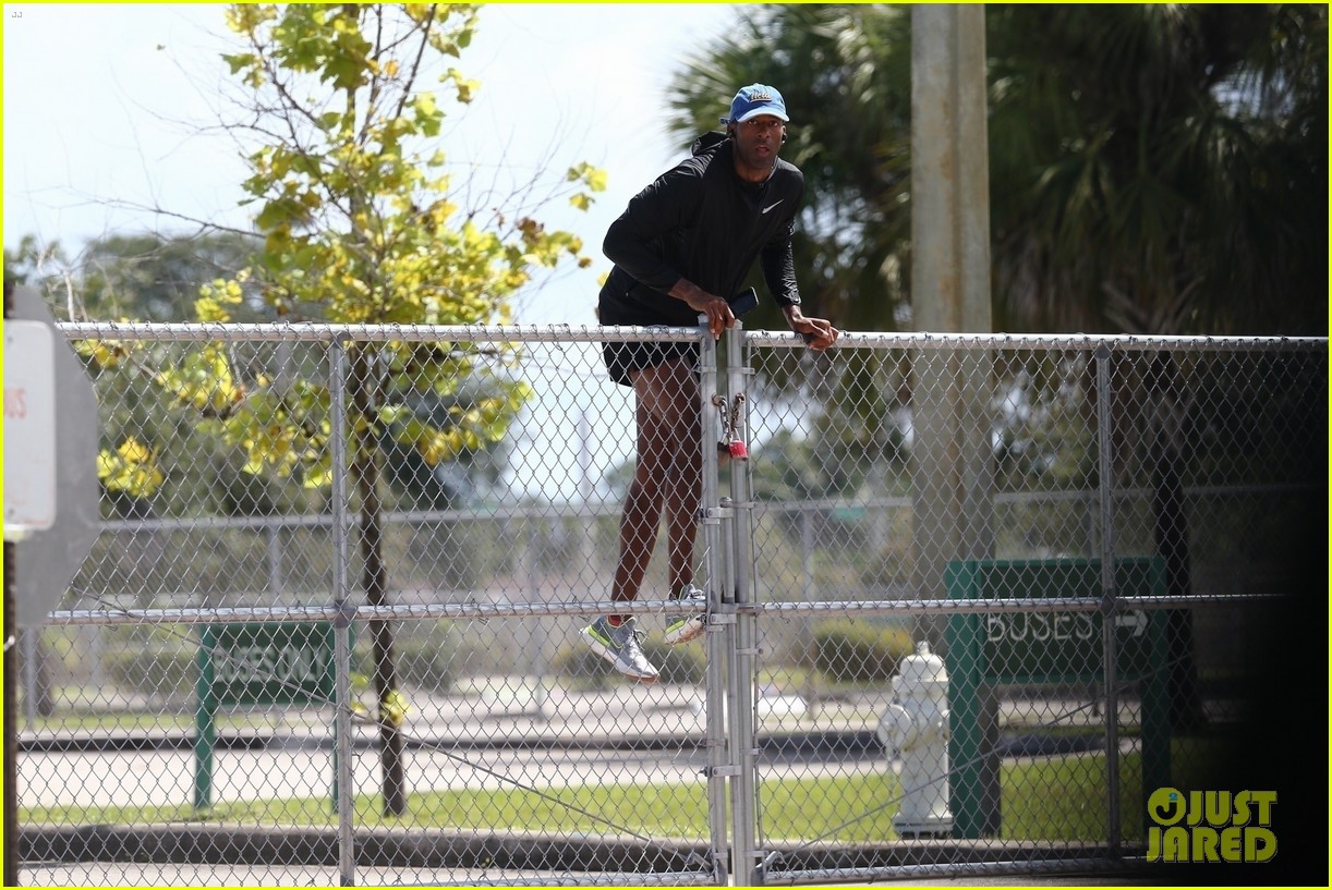 New 'Bachelor' Matt James Heads to an Empty Stadium for a Workout Amid ...