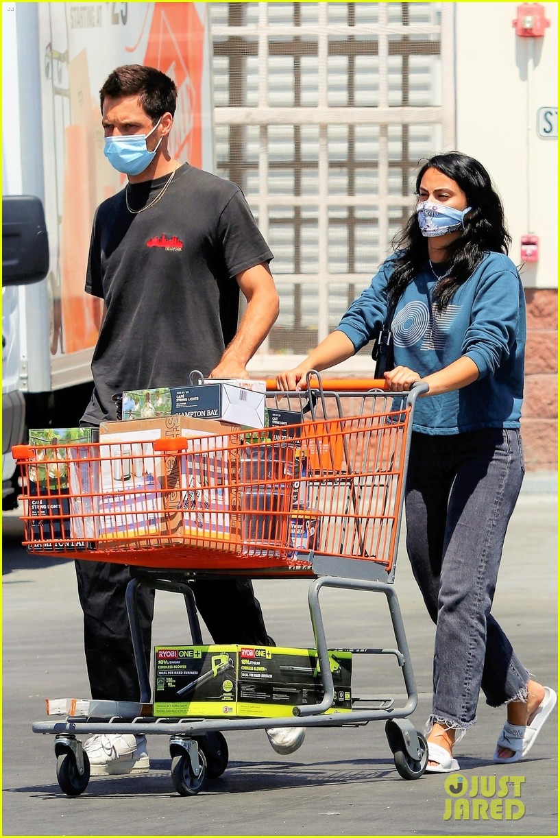 Camila Mendes & New Boyfriend Grayson Vaughan Do Some Shopping Together ...