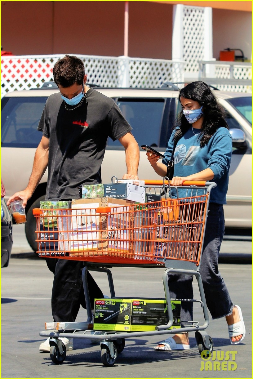 Camila Mendes & New Boyfriend Grayson Vaughan Do Some Shopping Together ...