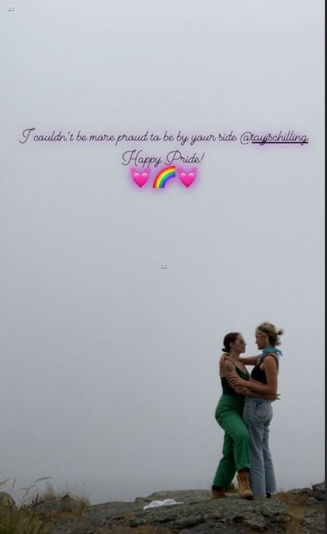 OITNB's Taylor Schilling Comes Out; Confirms She's Dating Visual Artist ...