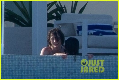 Timothee Chalamet & Eiza Gonzalez Get Steamy in the Pool Together Amid ...