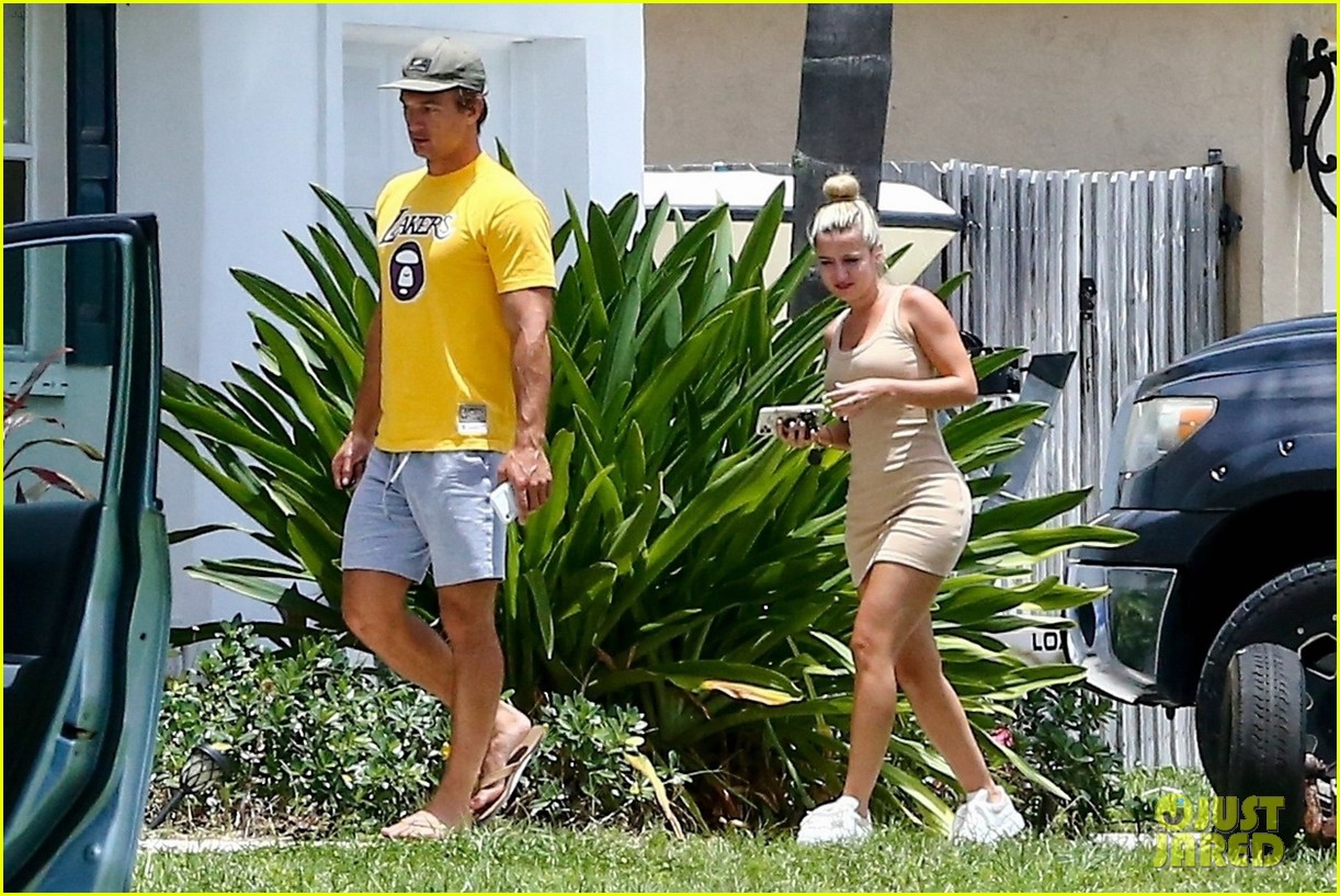 Tyler Cameron's 'Mystery Blonde' Revealed After Lunch Date - See the ...