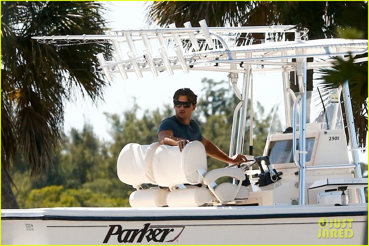 Tyler Cameron & Friend Christopher Garbo Grab Supplies for a Fishing ...