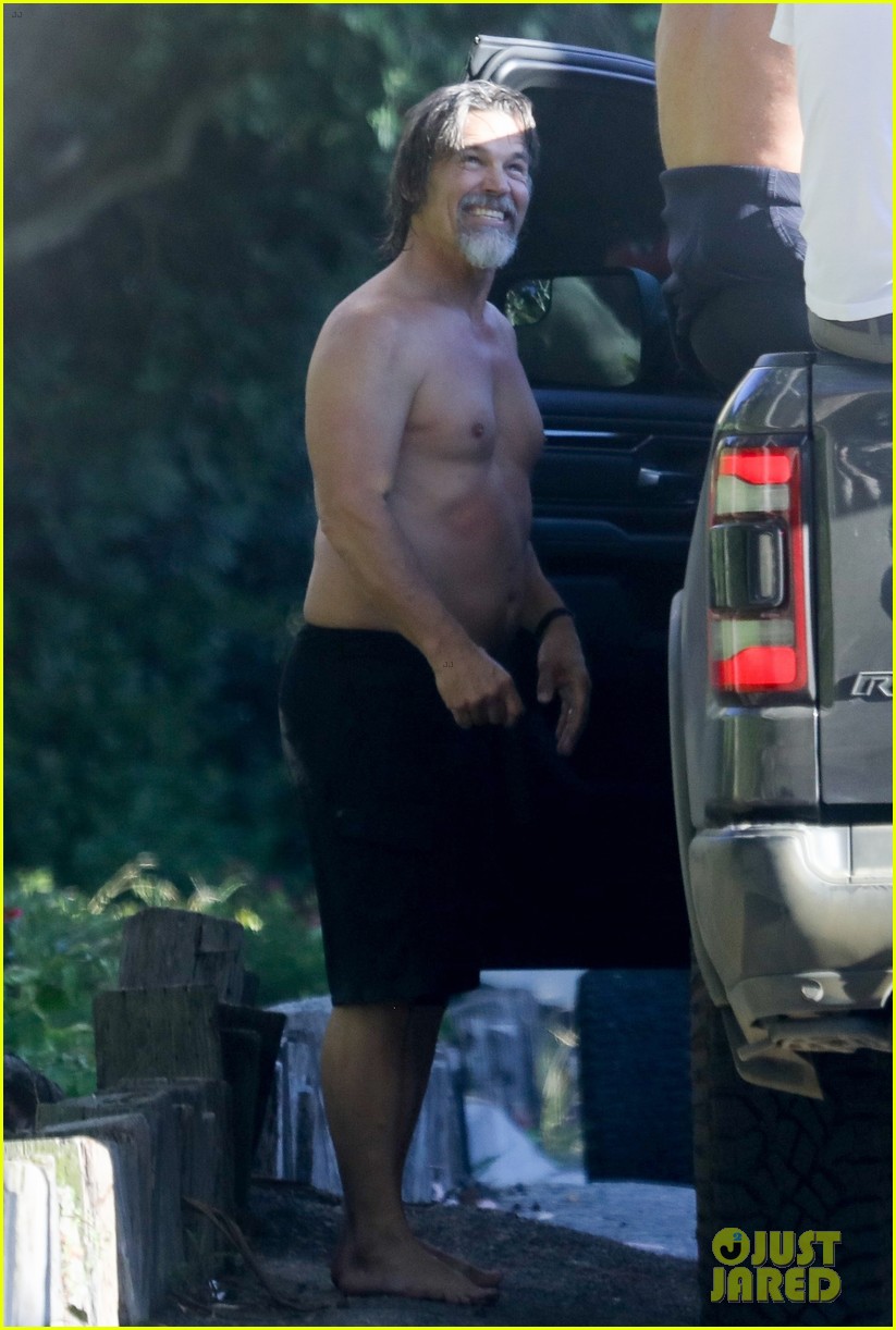 Josh Brolin Goes Shirtless While Leaving the Beach on July 4th: Photo ...