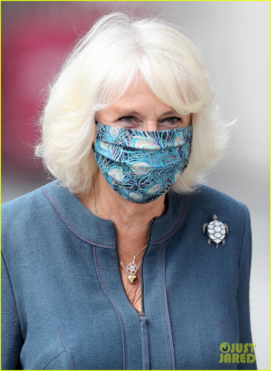 Camilla, Duchess of Cornwall Is First Royal to Publicly Wear Face Mask ...