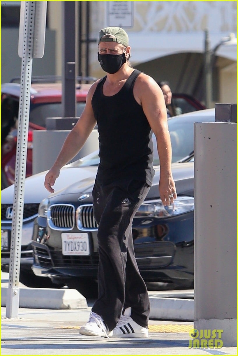 Colin Farrell Goes on a Solo Run for Pet Supplies: Photo 4467822 ...