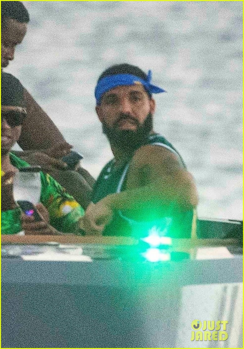 Drake Heads Out on a Boat Ride With Friends in Barbados: Photo 4471174 ...
