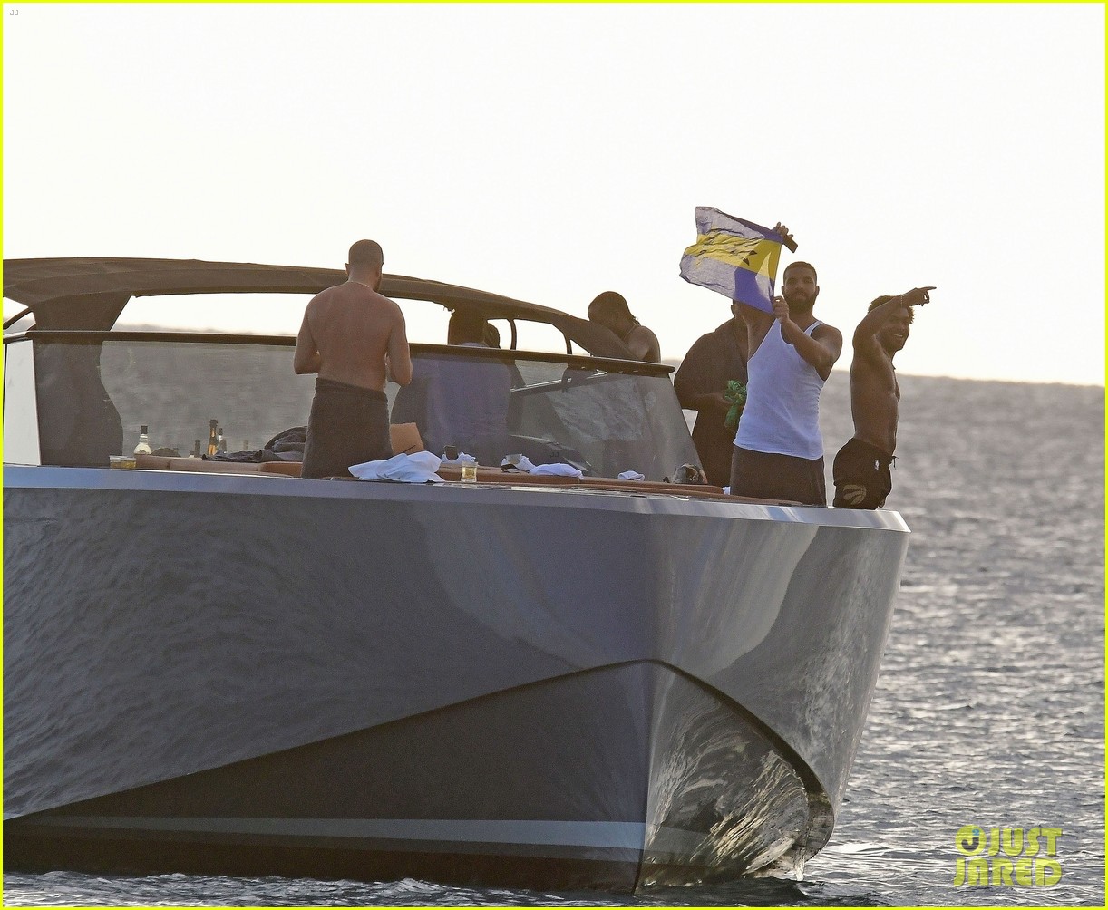 Drake Takes a Dive Into the Ocean While Boating in Barbados: Photo ...