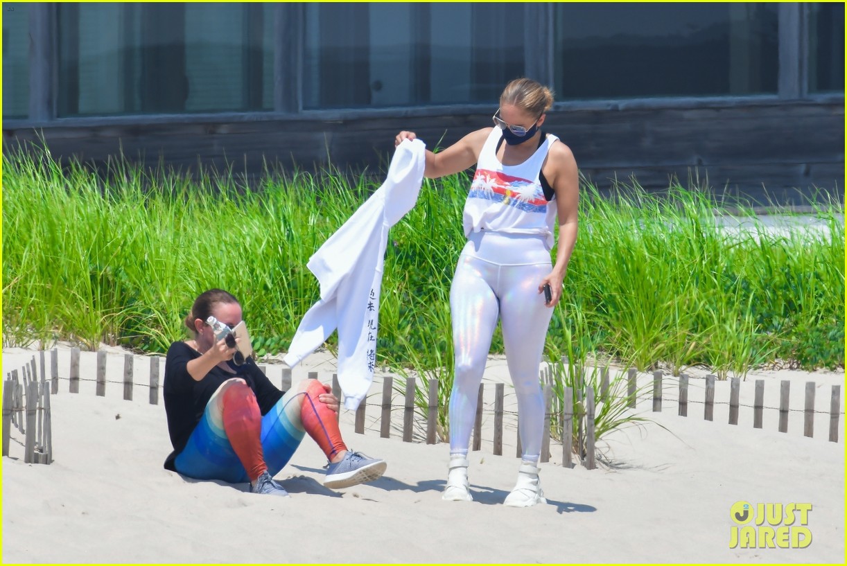 Jennifer Lopez Meditates at the Beach in The Hamptons: Photo 4468234 ...