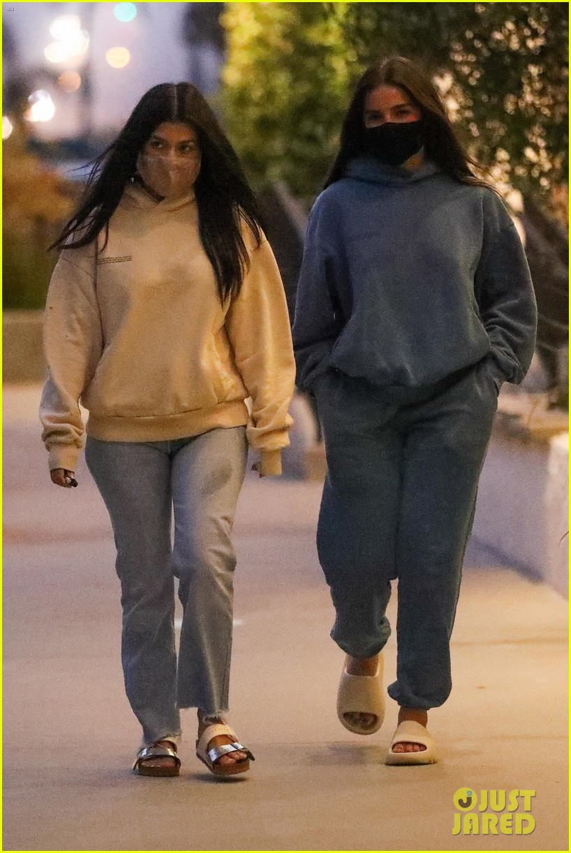 Kourtney Kardashian & Addison Rae Go to Dinner With Friends in Malibu ...