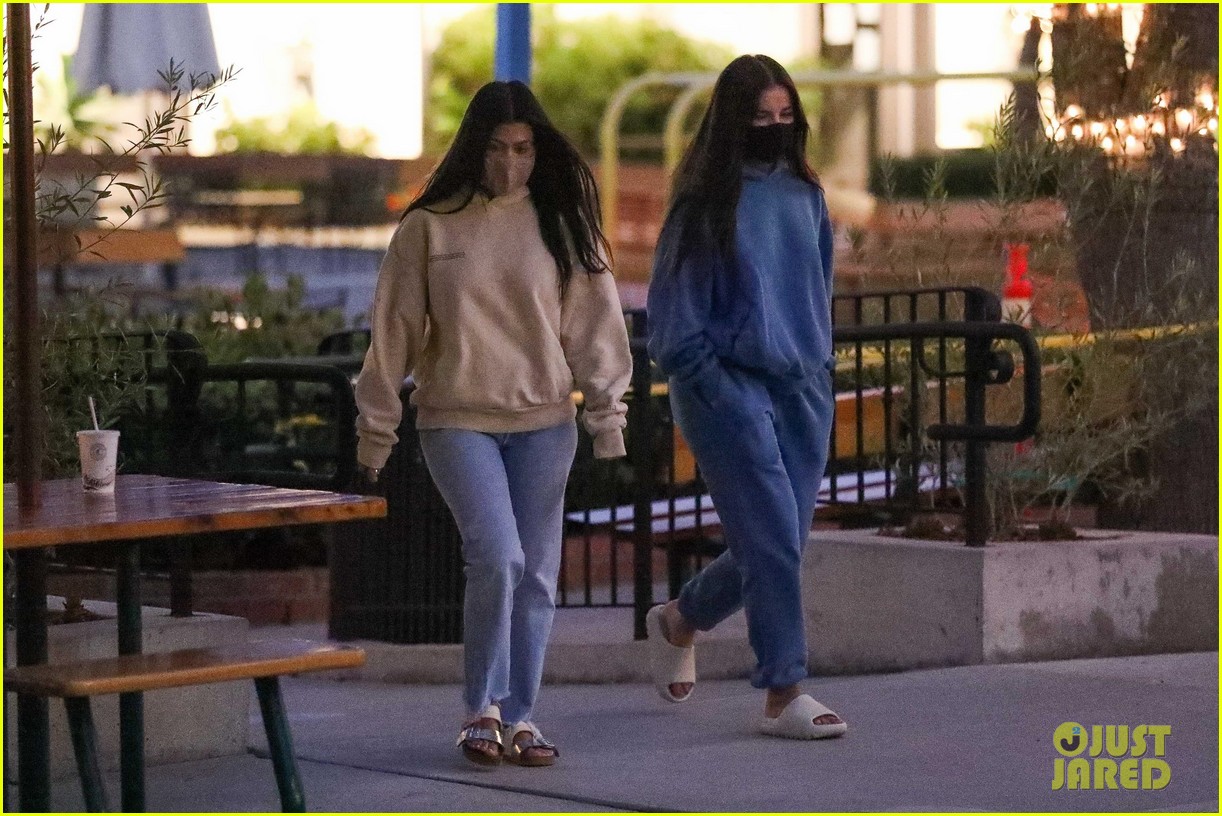 Kourtney Kardashian & Addison Rae Go to Dinner With Friends in Malibu ...
