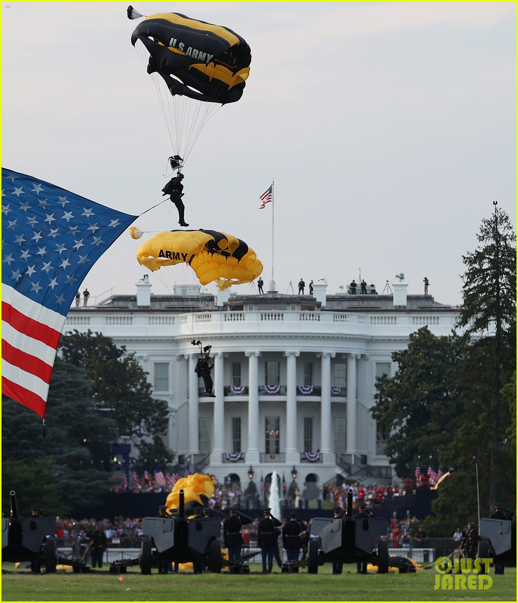 Obama Had Bruno Mars at His July 4th Party in 2015, Trump Had a Guy ...