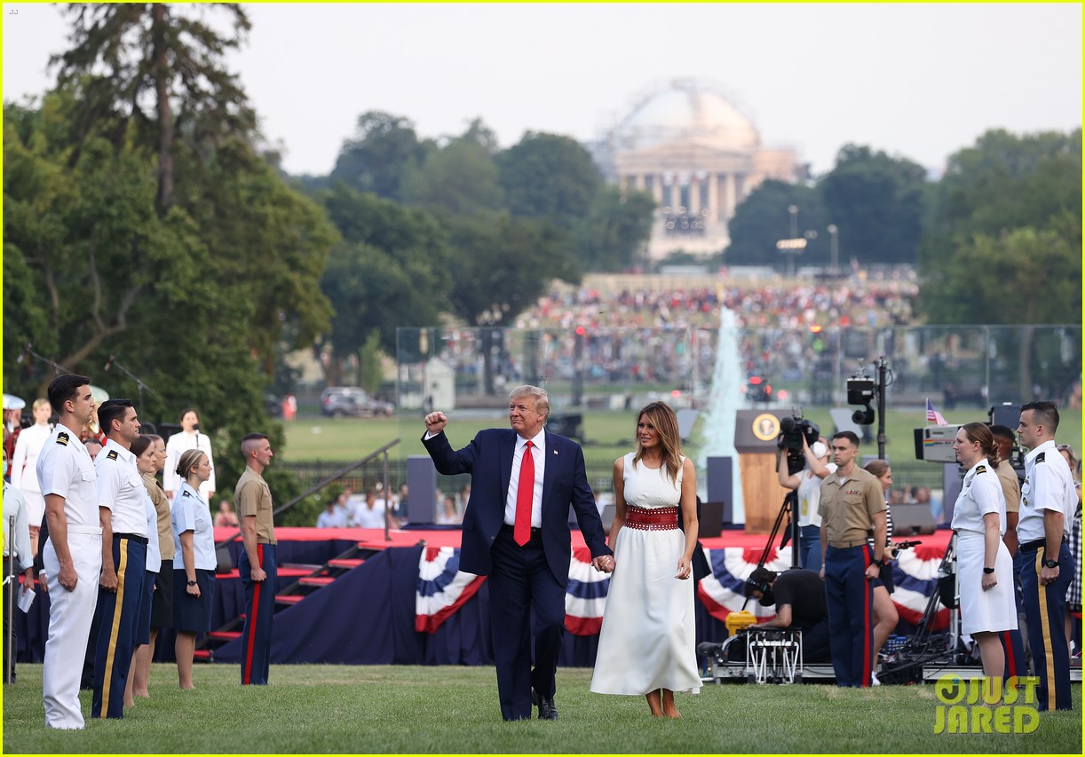 Obama Had Bruno Mars at His July 4th Party in 2015, Trump Had a Guy ...