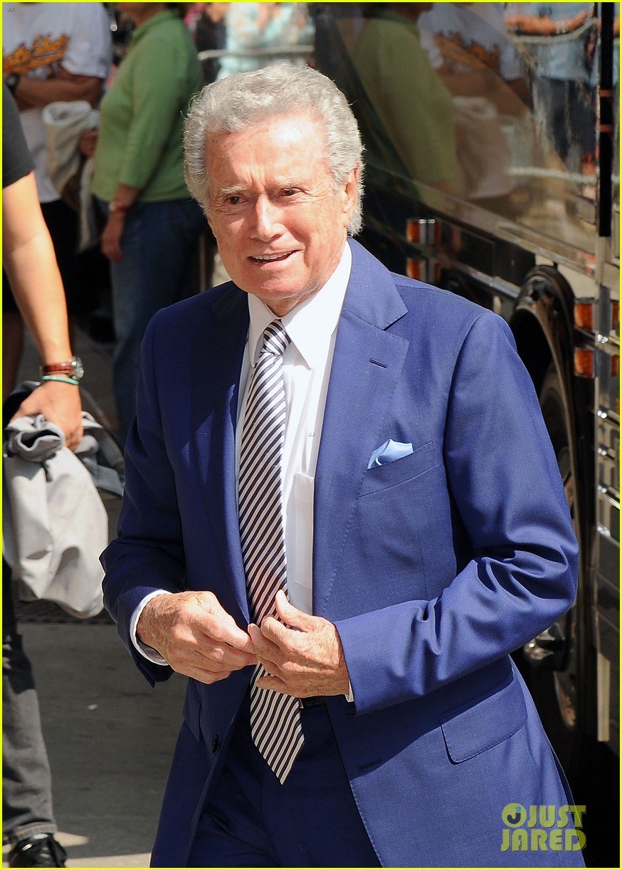 Regis Philbin Dead - Legendary TV Host Dies at 88: Photo 4471849 ...