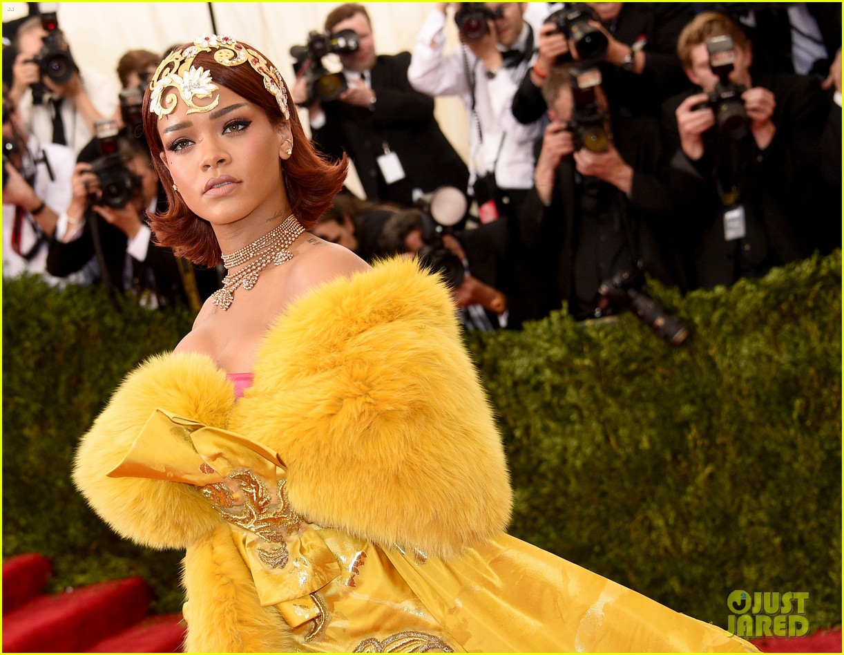 Rihanna Felt Like a 'Clown' at Met Gala 2015: 'People Are Gonna Laugh ...