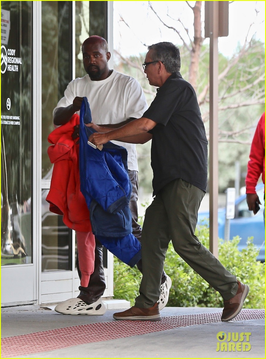 Kanye West Makes Quick Trip to Hospital in Wyoming: Photo 4471902 ...