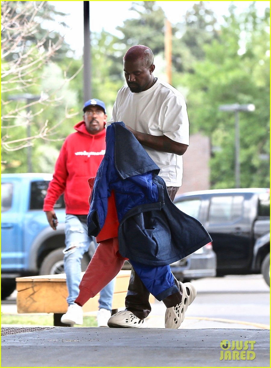 Kanye West Makes Quick Trip to Hospital in Wyoming: Photo 4471903 ...