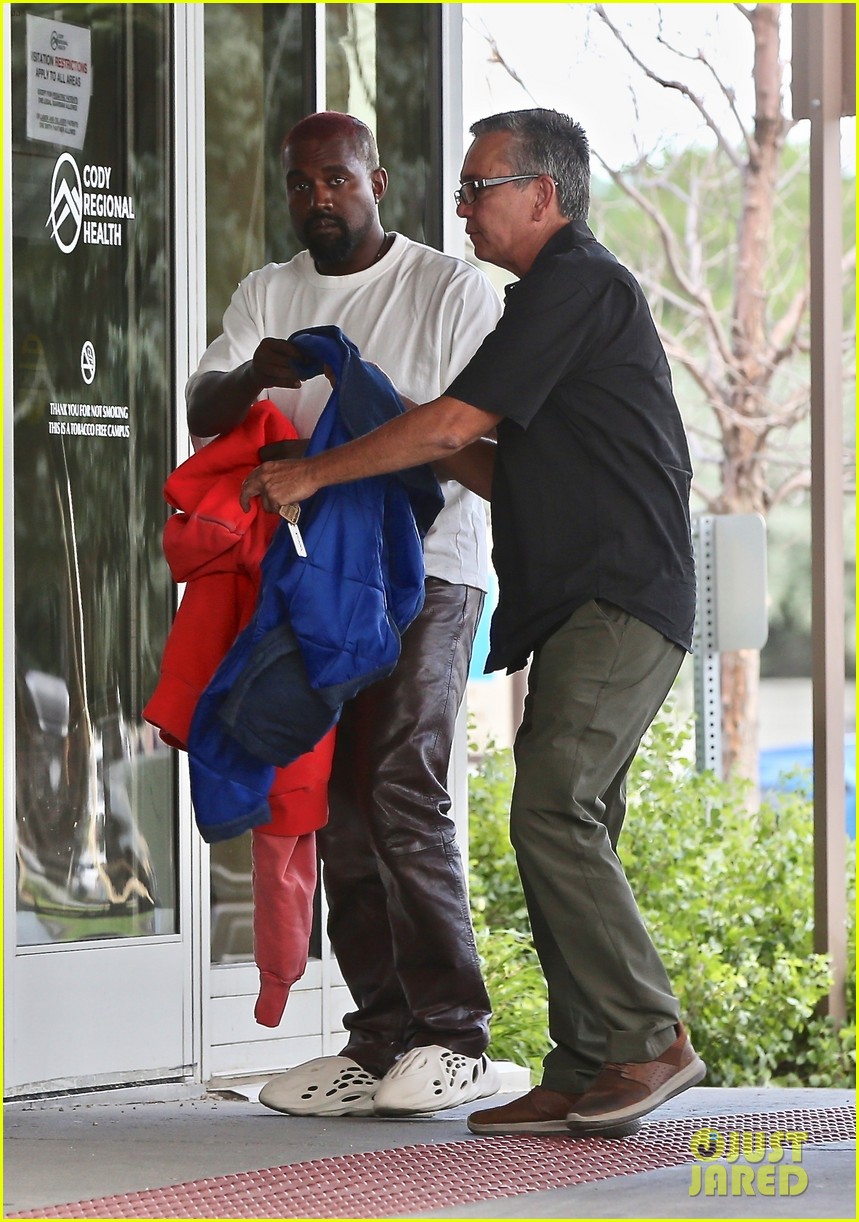Kanye West Makes Quick Trip to Hospital in Wyoming: Photo 4471904 ...