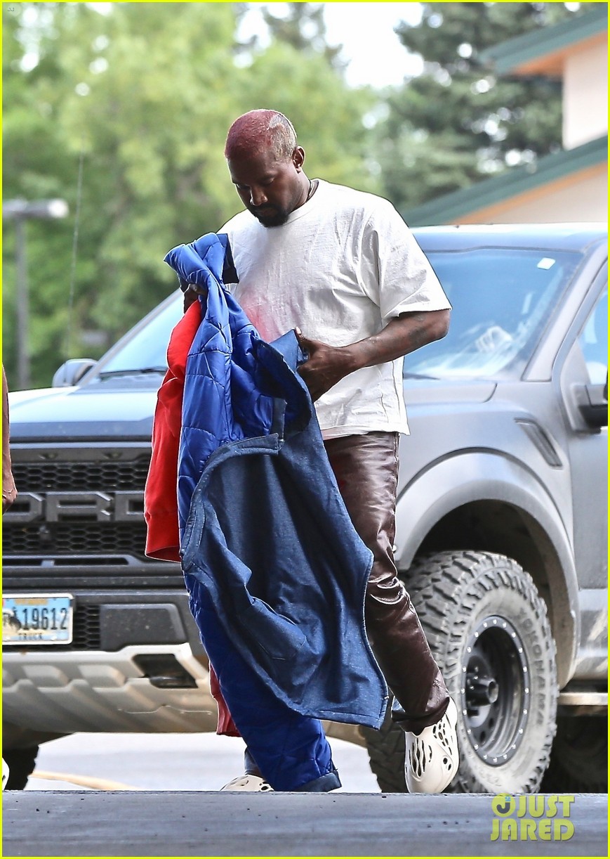 Kanye West Makes Quick Trip to Hospital in Wyoming: Photo 4471915 ...