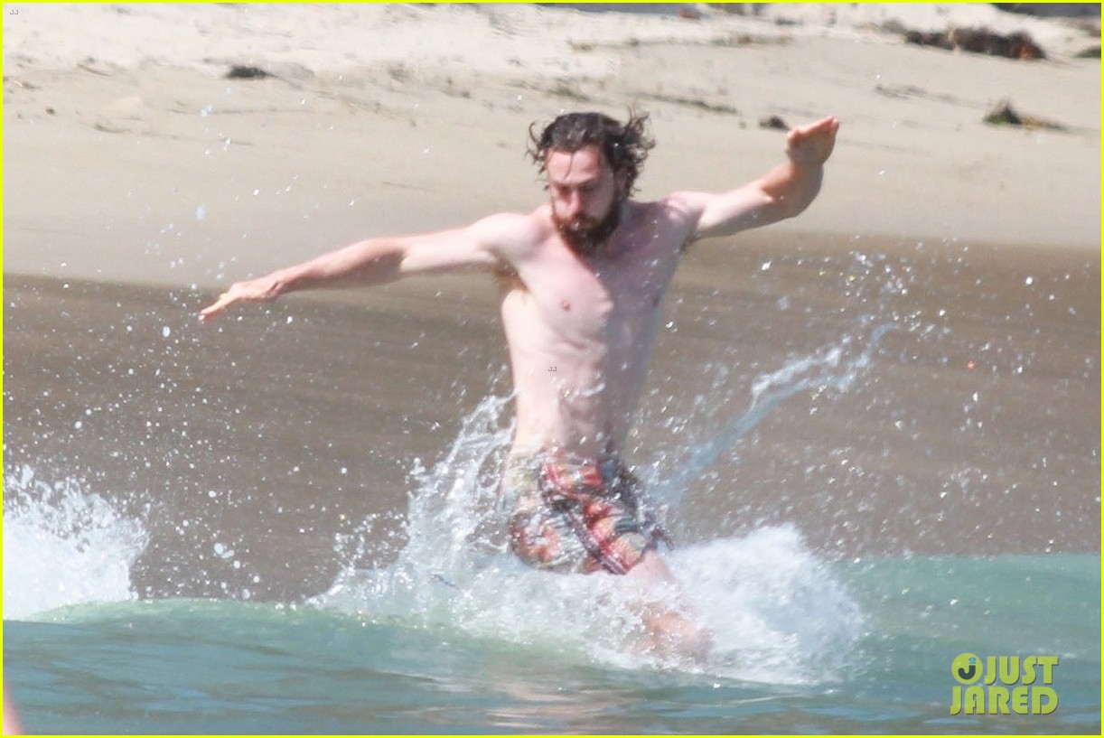 Aaron Taylor-Johnson Looks Ripped at the Beach, Hangs with Former 'Baywatch' Star!: Photo ...
