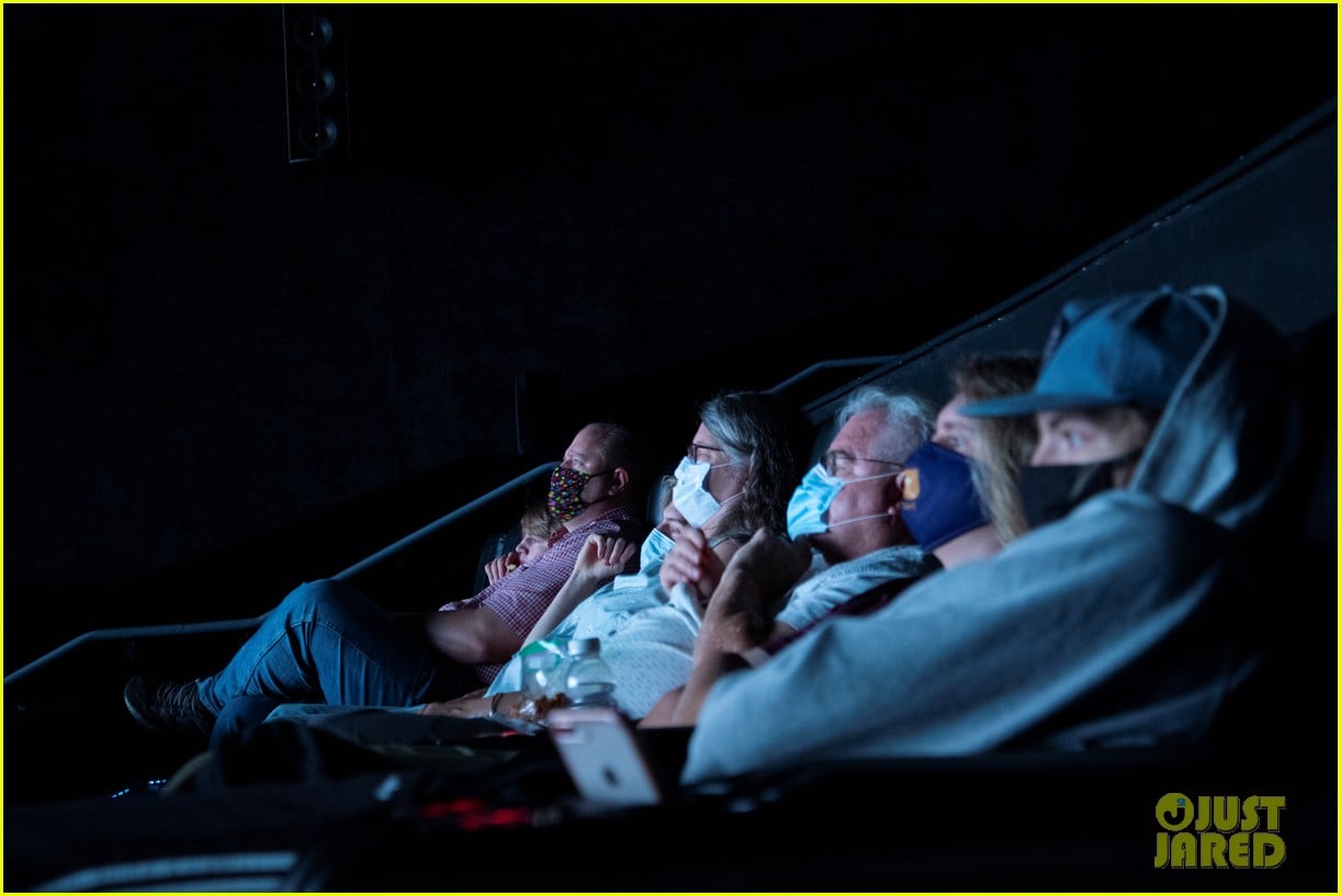 AMC Re-Opens: Look Inside the Socially Distanced Movie Theaters (Photos ...
