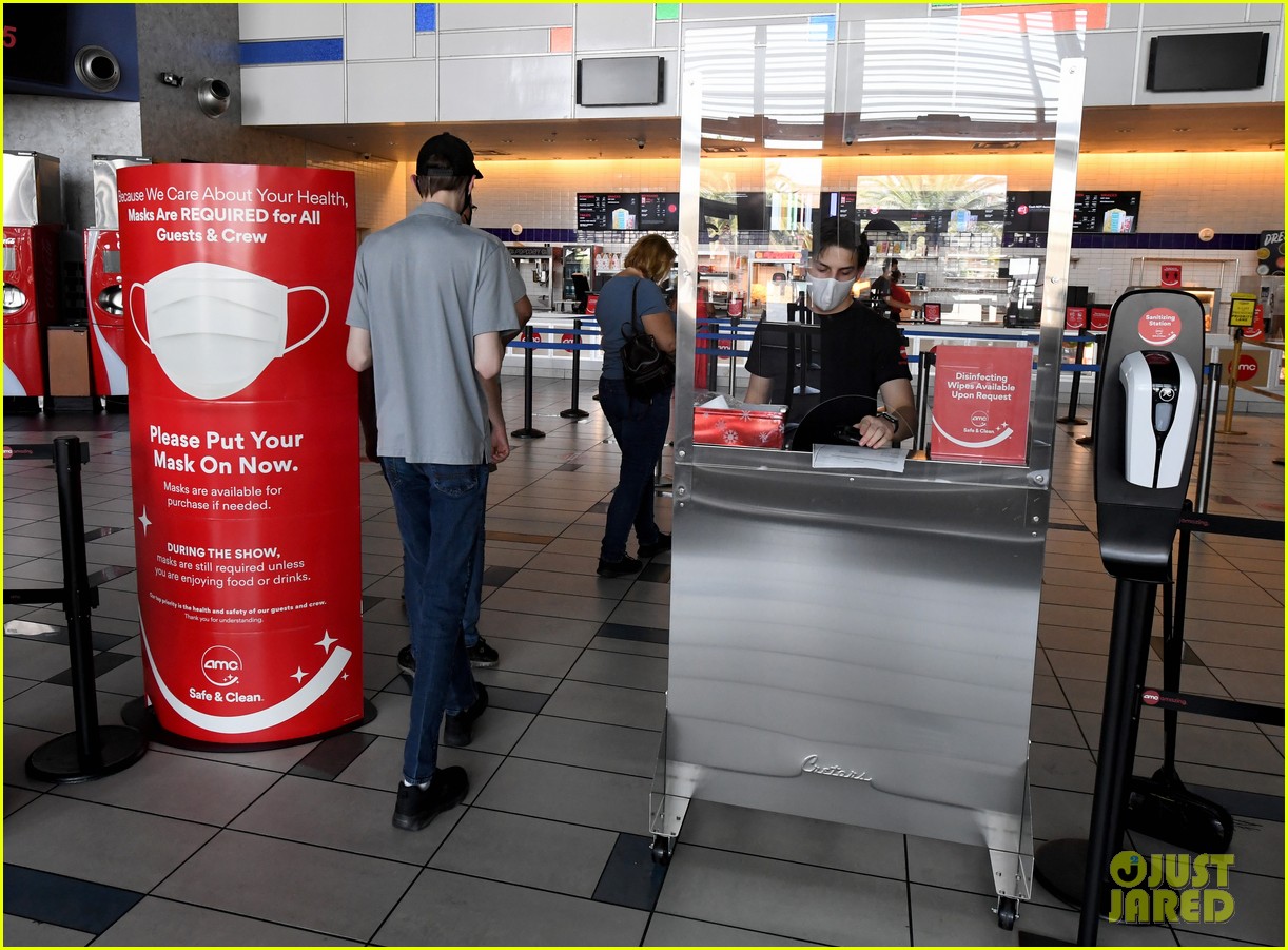 AMC Re-Opens: Look Inside the Socially Distanced Movie Theaters (Photos ...