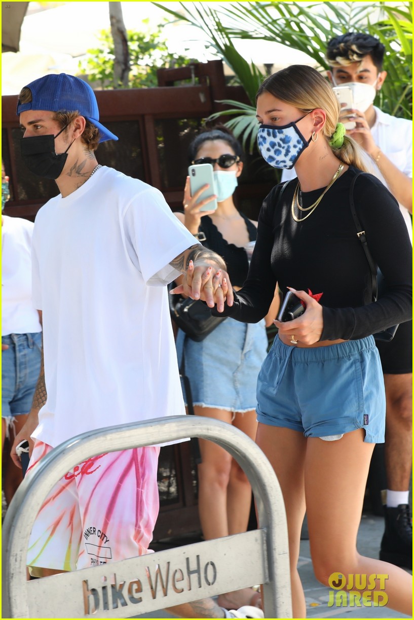 Justin & Hailey Bieber Walk Through Crowd of Spectators After Getting ...