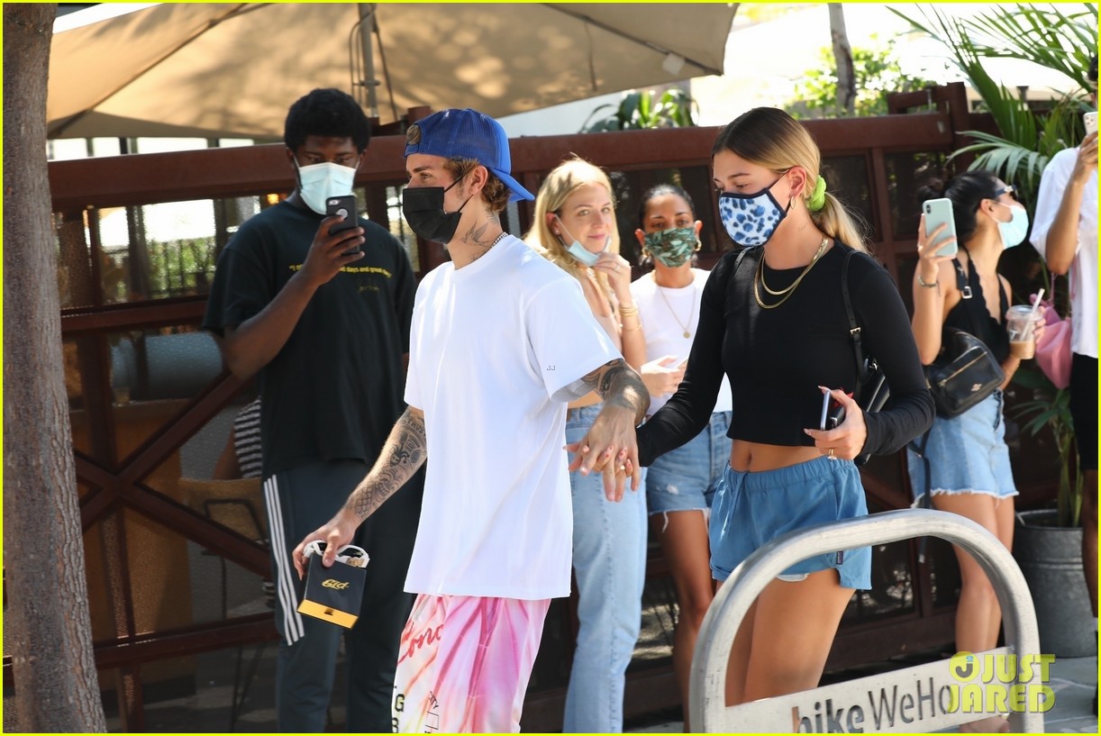 Justin & Hailey Bieber Walk Through Crowd of Spectators After Getting ...