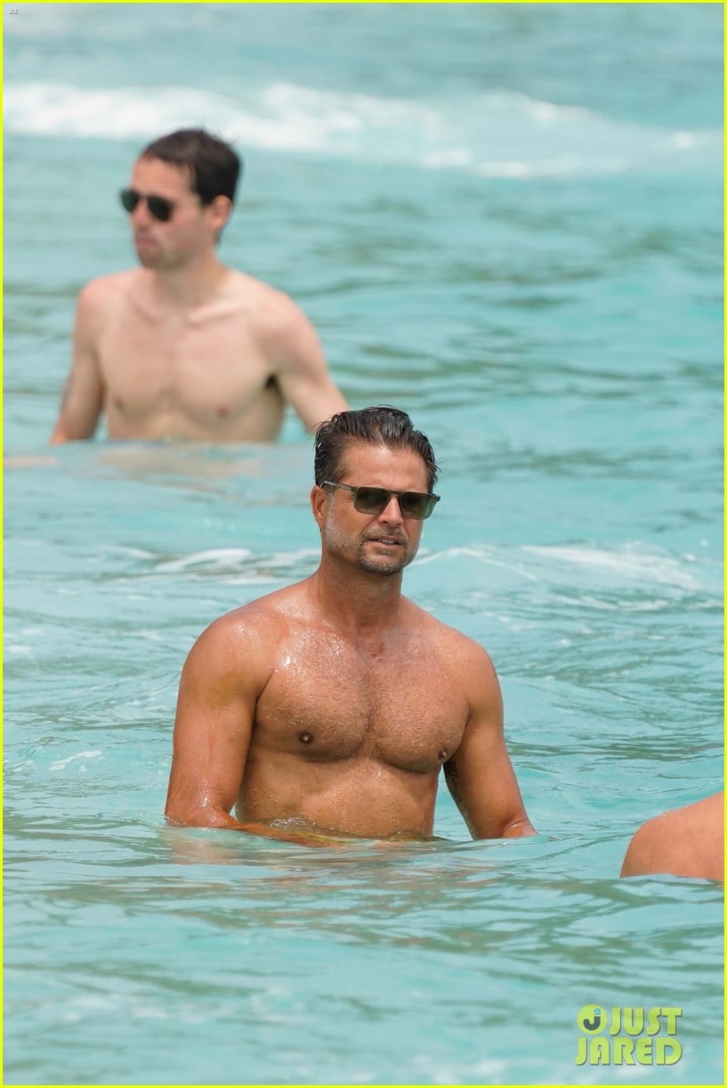 Baywatch's David Charvet Shows Off Hot Body While Shirtless at the ...