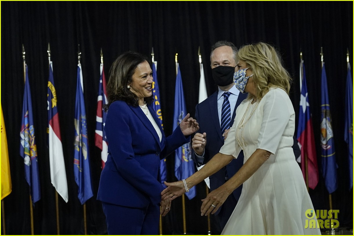 Kamala Harris & Joe Biden Wear Masks While Arriving For First Joint ...