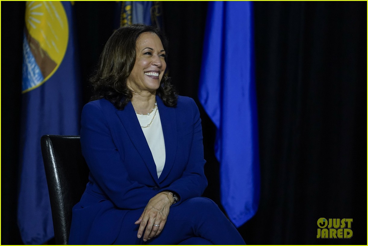 Kamala Harris & Joe Biden Wear Masks While Arriving For First Joint ...