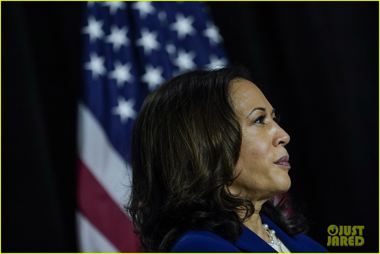 Kamala Harris & Joe Biden Wear Masks While Arriving For First Joint ...