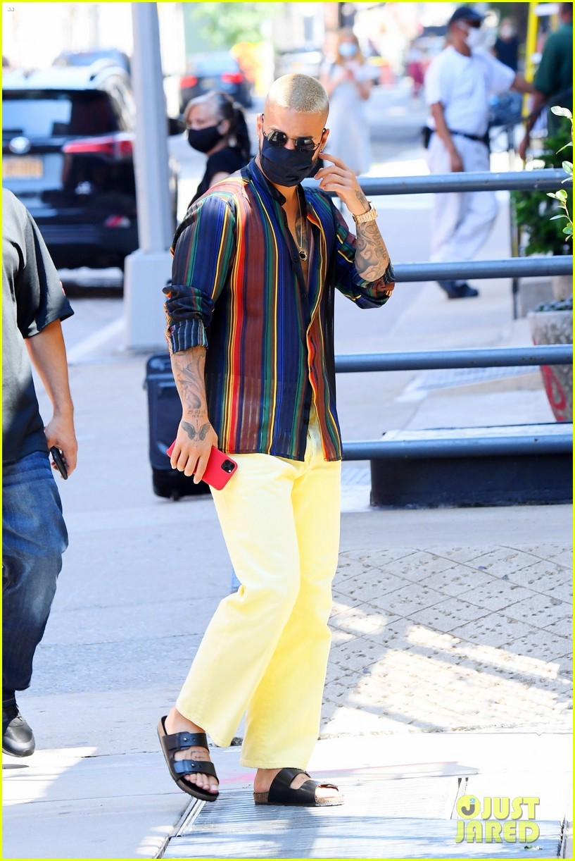 Maluma Packs on the PDA with Mystery Woman in NYC: Photo 4474452 ...